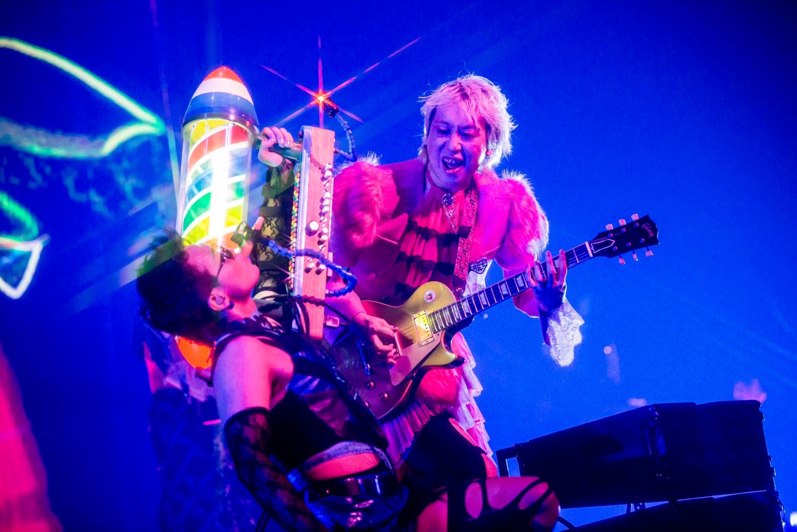 賽博台客複製人的變異之旅——美秀集團北流專場導演詳解【Amazing Show】同名演唱會 - Blow 吹音樂