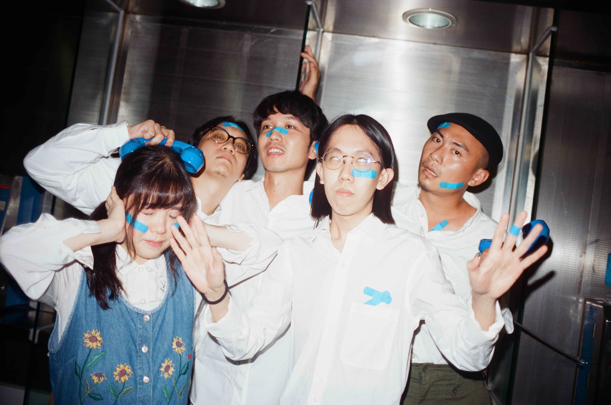 加入新鼓手黃筱芸 萬龍正名為WANLONG推出首張專輯《Long Long》 - Blow 吹音樂