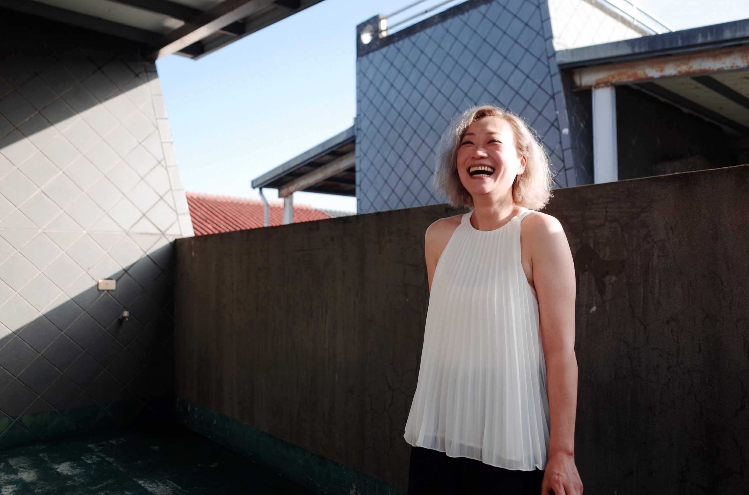 【吹專訪】水是一個輪迴，人永遠活在其中——走踏樂壇20年後，Lisa Djaati寫出《漣漪效應》 - Blow 吹音樂