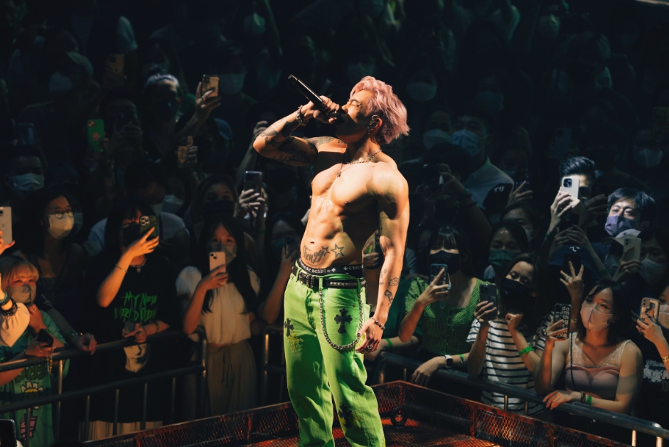 TYSON YOSHI宣布台灣開唱 好友Marz23、婁峻碩、高爾宣開直播力挺 - Blow 吹音樂