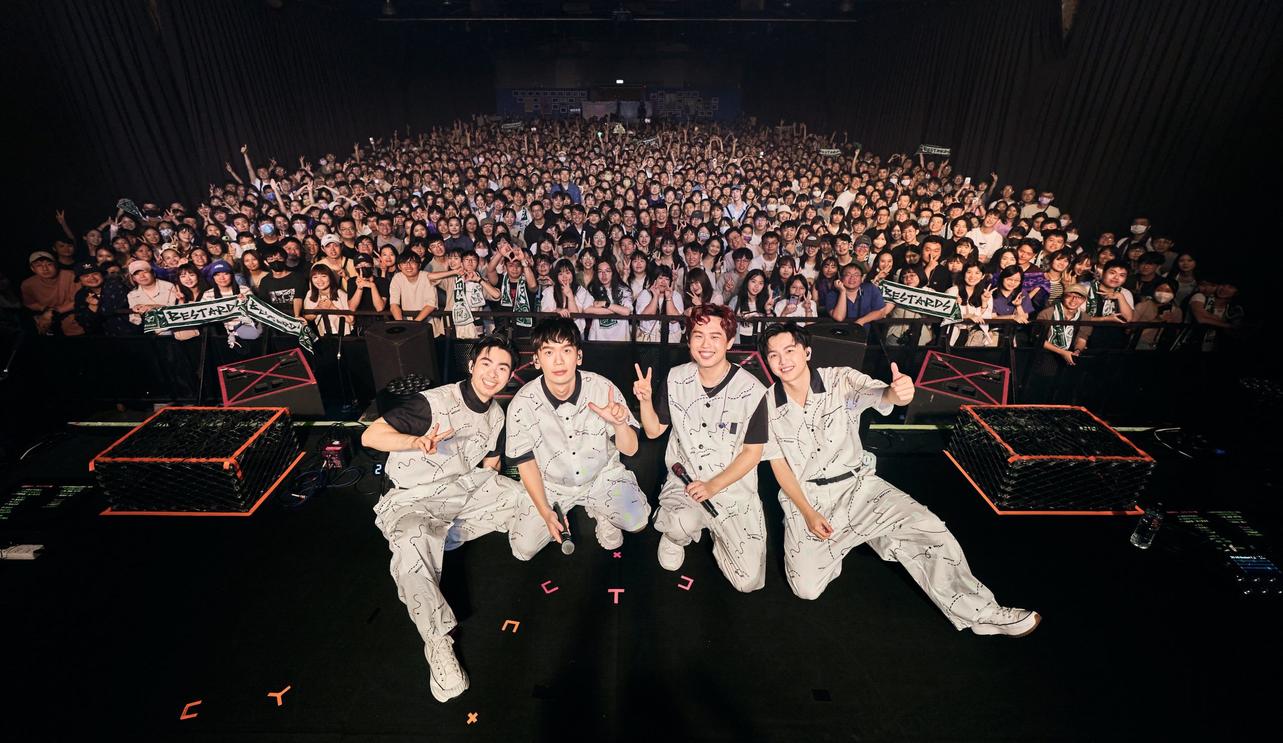 理想混蛋「換日線BESTART」巡迴演唱會順利落幕 預告明年將有更大計畫 - Blow 吹音樂