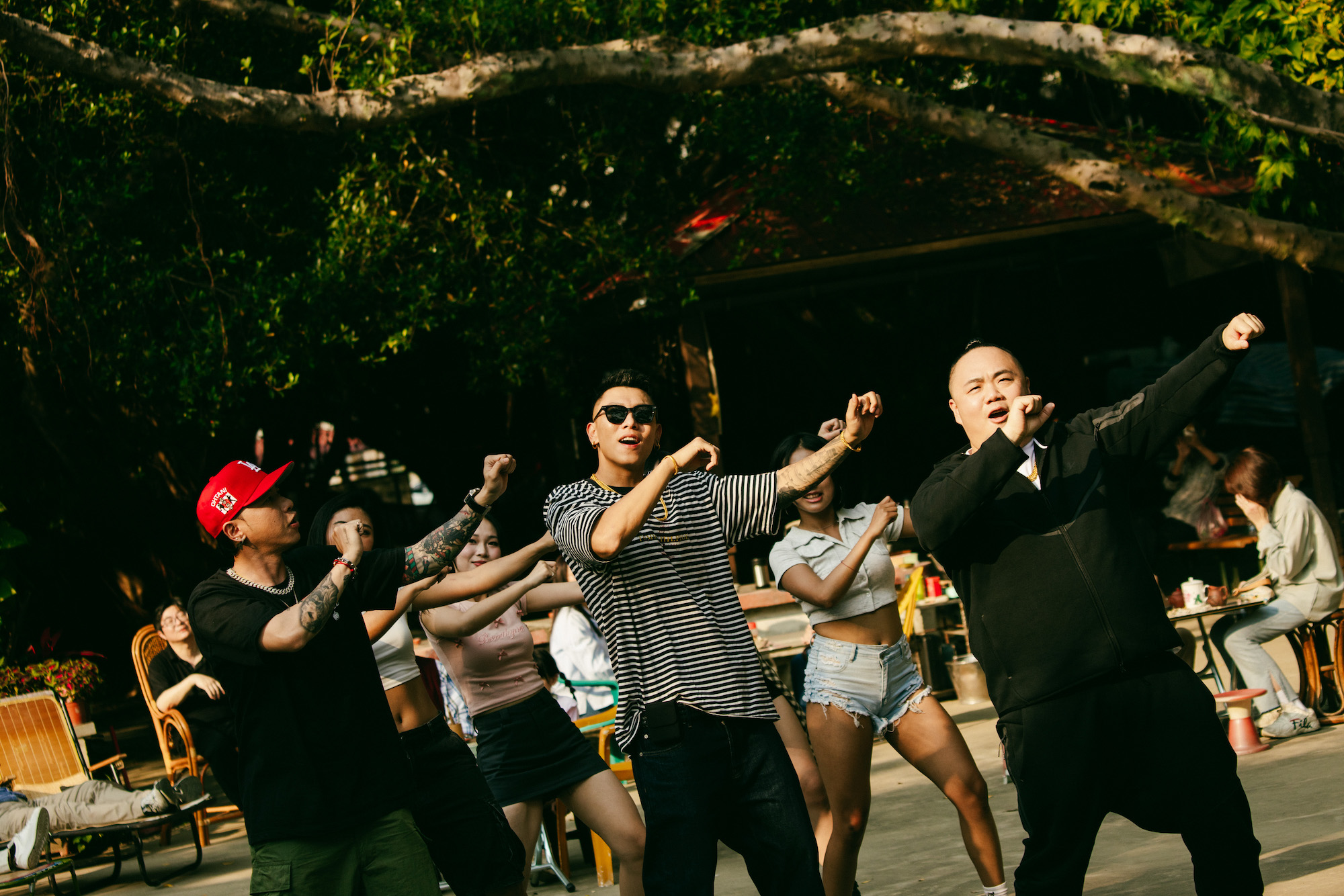 頑童新歌〈OGS〉預言退休日常 大玩「歐吉桑」諧音雙關 - Blow 吹音樂