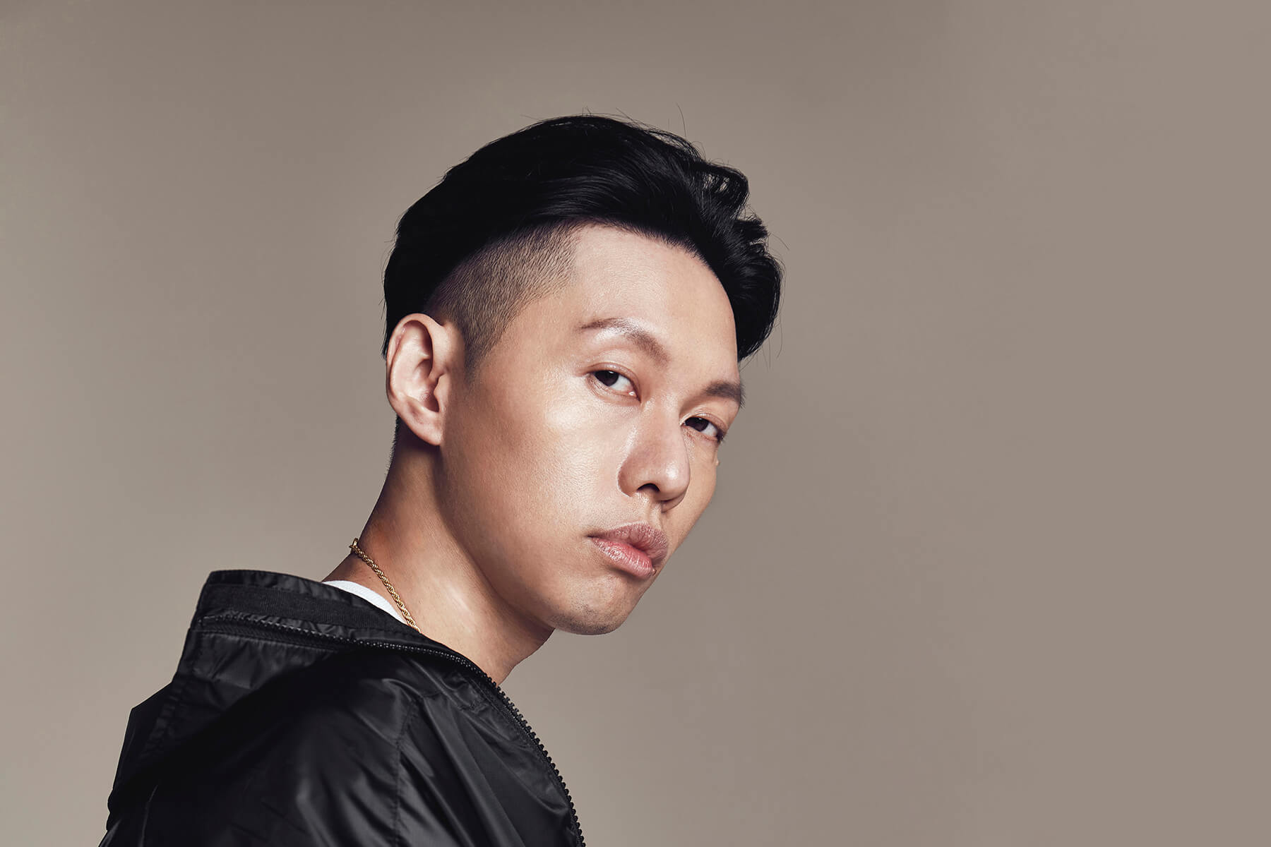 唱得誠實就是真的饒舌！蛋堡於端午節發表新歌〈饒我流〉 致敬Common名曲、禁藥王也留言簽到 - Blow 吹音樂